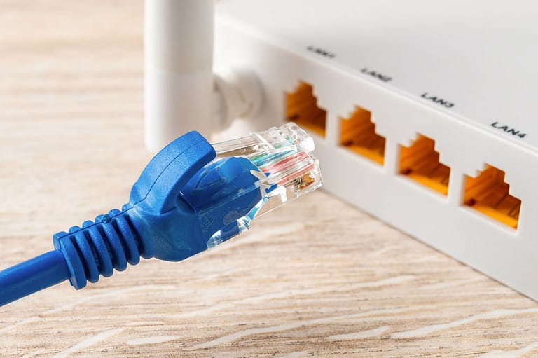 Starlink Internet Alternative: 16 Best Starlink Substitutes